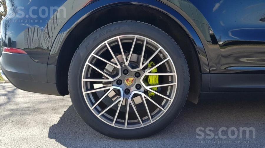 Melns Porsche Cayenne 2021 Rīga, ar dzinēja tilpumu 3.00 L un nobraukumu 69 tūkst. km par 60000 €, foto 13 vietnē AUTOMOTO.COM.LV
