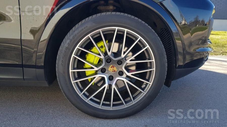Melns Porsche Cayenne 2021 Rīga, ar dzinēja tilpumu 3.00 L un nobraukumu 69 tūkst. km par 60000 €, foto 14 vietnē AUTOMOTO.COM.LV