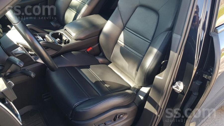 Melns Porsche Cayenne 2021 Rīga, ar dzinēja tilpumu 3.00 L un nobraukumu 69 tūkst. km par 60000 €, foto 17 vietnē AUTOMOTO.COM.LV