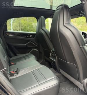 Melns Porsche Cayenne 2021 Jūrmala, ar dzinēja tilpumu 3.00 L un nobraukumu 84 tūkst. km par 53900 €, foto 12 vietnē AUTOMOTO.COM.LV
