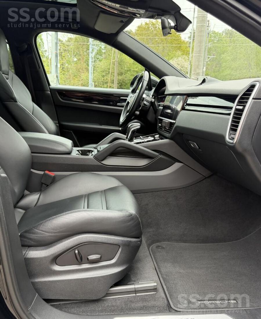 Melns Porsche Cayenne 2021 Jūrmala, ar dzinēja tilpumu 3.00 L un nobraukumu 84 tūkst. km par 53900 €, foto 13 vietnē AUTOMOTO.COM.LV