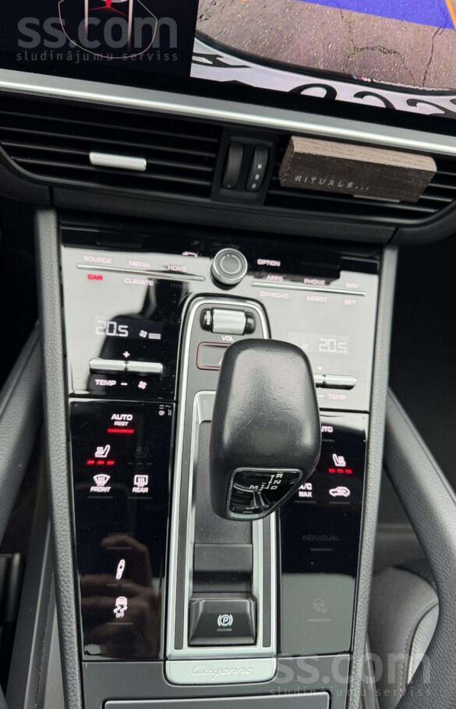 Melns Porsche Cayenne 2021 Jūrmala, ar dzinēja tilpumu 3.00 L un nobraukumu 84 tūkst. km par 53900 €, foto 15 vietnē AUTOMOTO.COM.LV