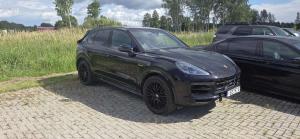 Melns Porsche Cayenne 2021 Šauļi, ar dzinēja tilpumu 3.00 L un nobraukumu 85 tūkst. km par 39000 €, foto  vietnē AUTOMOTO.COM.LV
