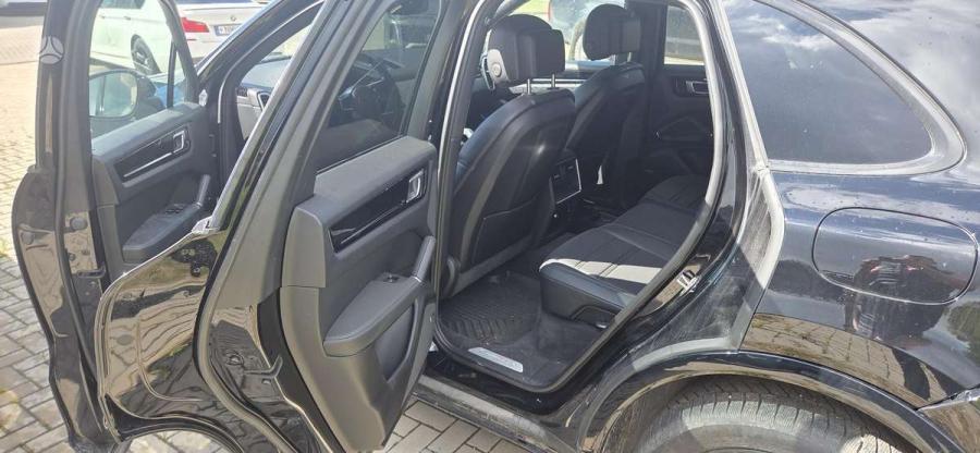 Melns Porsche Cayenne 2021 Šauļi, ar dzinēja tilpumu 3.00 L un nobraukumu 85 tūkst. km par 39000 €, foto 9 vietnē AUTOMOTO.COM.LV