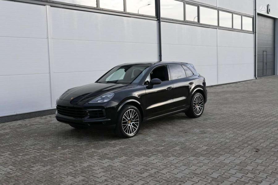 Melns Porsche Cayenne 2022 Kretinga, ar dzinēja tilpumu 3.00 L un nobraukumu 34 tūkst. km par 71999 €, foto 13 vietnē AUTOMOTO.COM.LV