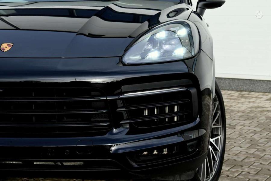 Black Porsche Cayenne 2022 in Kretinga, with an engine capacity of 3.00 L and mileage of 34 thousand km for 68999 €, photo 6 on AUTOMOTO.COM.LV