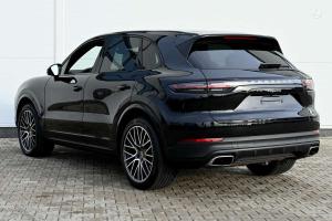 Black Porsche Cayenne 2022 in Kretinga, with an engine capacity of 3.00 L and mileage of 34 thousand km for 68999 €, photo 11 on AUTOMOTO.COM.LV