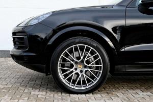 Black Porsche Cayenne 2022 in Kretinga, with an engine capacity of 3.00 L and mileage of 34 thousand km for 68999 €, photo 15 on AUTOMOTO.COM.LV