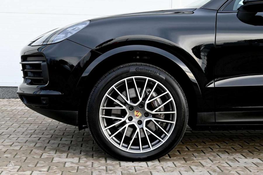 Black Porsche Cayenne 2022 in Kretinga, with an engine capacity of 3.00 L and mileage of 34 thousand km for 68999 €, photo 15 on AUTOMOTO.COM.LV