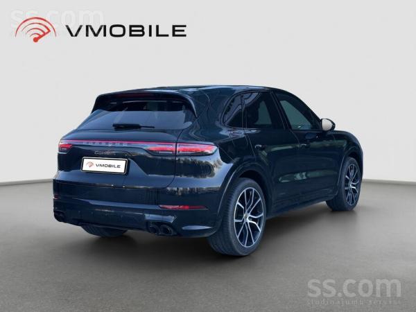 Black Porsche Cayenne 2022 in Riga, with an engine capacity of 3.00 L and mileage of 47 thousand km for 62900 €, photo 2 on AUTOMOTO.COM.LV