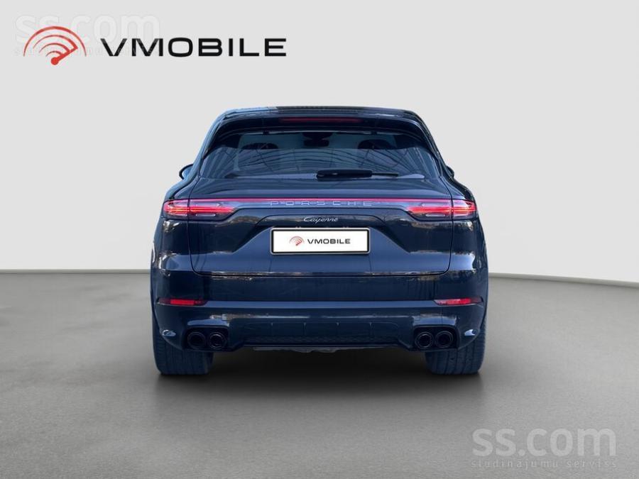 Black Porsche Cayenne 2022 in Riga, with an engine capacity of 3.00 L and mileage of 47 thousand km for 62900 €, photo 5 on AUTOMOTO.COM.LV