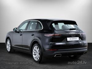 Black Porsche Cayenne 2022 in Tallinn, with an engine capacity of 3.00 L and mileage of 56 thousand km for 59000 €, photo 5 on AUTOMOTO.COM.LV