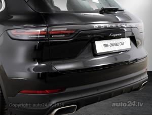 Black Porsche Cayenne 2022 in Tallinn, with an engine capacity of 3.00 L and mileage of 56 thousand km for 59000 €, photo 10 on AUTOMOTO.COM.LV