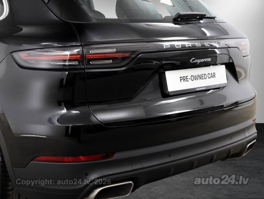 Black Porsche Cayenne 2022 in Tallinn, with an engine capacity of 3.00 L and mileage of 56 thousand km for 59000 €, photo 10 on AUTOMOTO.COM.LV