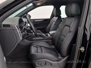 Black Porsche Cayenne 2022 in Tallinn, with an engine capacity of 3.00 L and mileage of 56 thousand km for 59000 €, photo 11 on AUTOMOTO.COM.LV