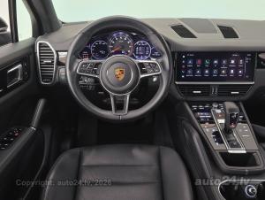 Black Porsche Cayenne 2022 in Tallinn, with an engine capacity of 3.00 L and mileage of 56 thousand km for 59000 €, photo 16 on AUTOMOTO.COM.LV
