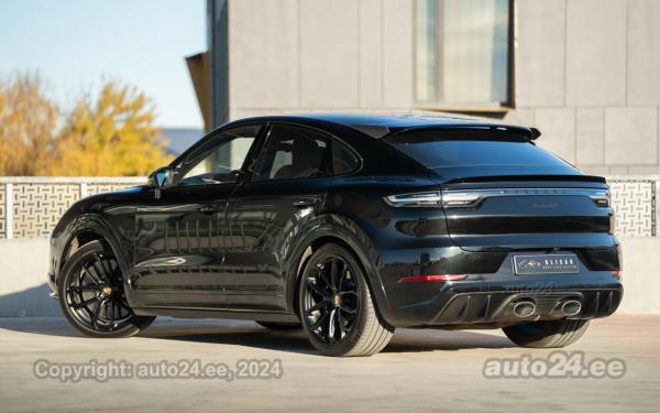 Melns Porsche Cayenne 2023 Tartu, ar dzinēja tilpumu 4.00 L un nobraukumu 48 tūkst. km par 189700 €, foto 4 vietnē AUTOMOTO.COM.LV
