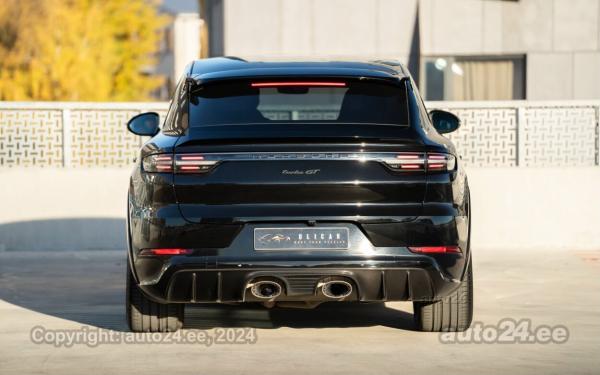 Melns Porsche Cayenne 2023 Tartu, ar dzinēja tilpumu 4.00 L un nobraukumu 48 tūkst. km par 189700 €, foto 5 vietnē AUTOMOTO.COM.LV