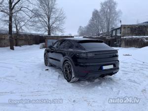 Black Porsche Cayenne 2023 in Riga, with an engine capacity of 0.00 L and mileage of 86 thousand km for 88500 €, photo 2 on AUTOMOTO.COM.LV