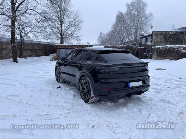 Black Porsche Cayenne 2023 in Riga, with an engine capacity of 0.00 L and mileage of 86 thousand km for 88500 €, photo 2 on AUTOMOTO.COM.LV