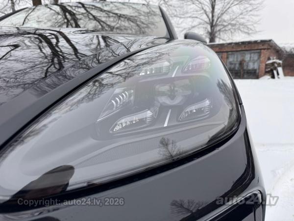 Black Porsche Cayenne 2023 in Riga, with an engine capacity of 0.00 L and mileage of 86 thousand km for 88500 €, photo 5 on AUTOMOTO.COM.LV