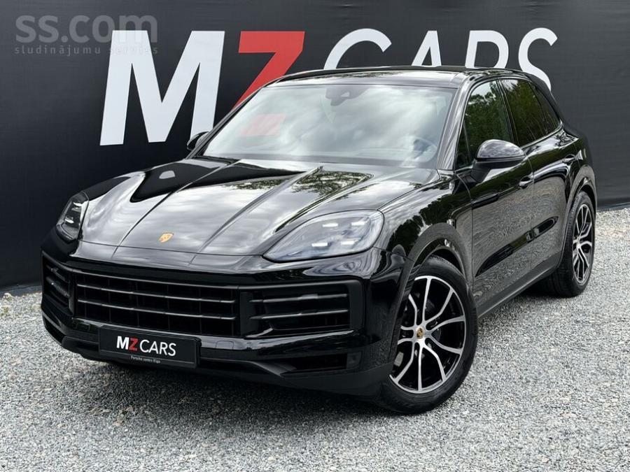 Black Porsche Cayenne 2023 in Riga, with an engine capacity of 3.00 L and mileage of 40 thousand km for 76990 €, photo 3 on AUTOMOTO.COM.LV