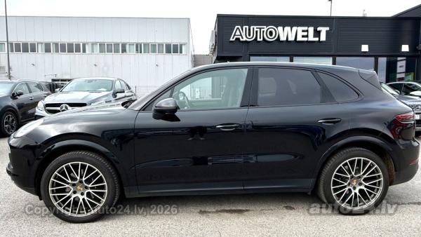 Black Porsche Cayenne 2023 in Tallinn, with an engine capacity of 3.00 L and mileage of 68 thousand km for 77500 €, photo 6 on AUTOMOTO.COM.LV