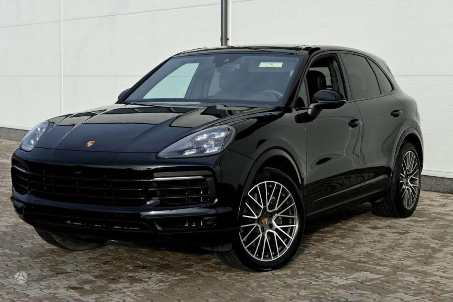 Black Porsche Cayenne 2023 in Palanga, with an engine capacity of 3.00 L and mileage of 35 thousand km for 59499 €, photo 1 on AUTOMOTO.COM.LV