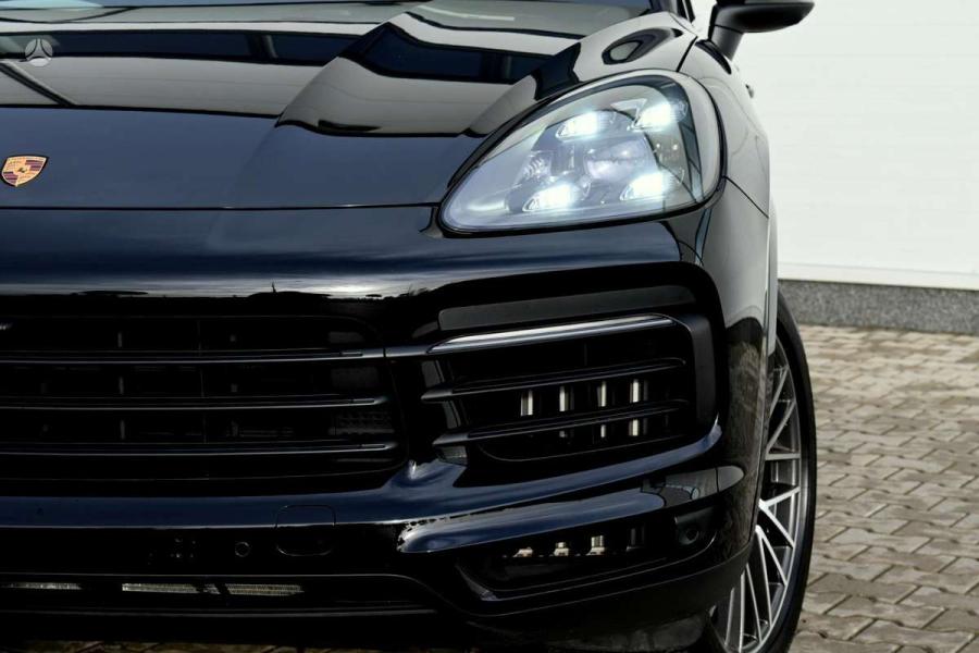 Black Porsche Cayenne 2023 in Palanga, with an engine capacity of 3.00 L and mileage of 35 thousand km for 59499 €, photo 7 on AUTOMOTO.COM.LV