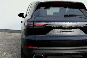 Black Porsche Cayenne 2023 in Palanga, with an engine capacity of 3.00 L and mileage of 35 thousand km for 59499 €, photo 9 on AUTOMOTO.COM.LV