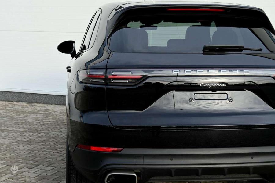 Black Porsche Cayenne 2023 in Palanga, with an engine capacity of 3.00 L and mileage of 35 thousand km for 59499 €, photo 9 on AUTOMOTO.COM.LV