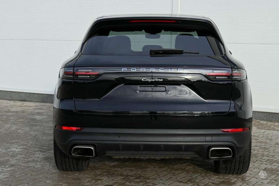 Black Porsche Cayenne 2023 in Palanga, with an engine capacity of 3.00 L and mileage of 35 thousand km for 59499 €, photo 10 on AUTOMOTO.COM.LV