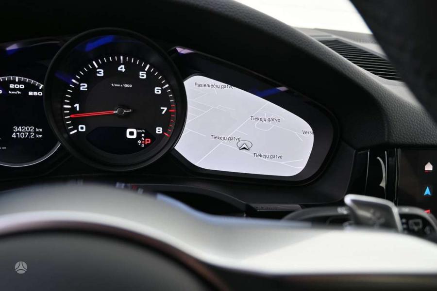 Black Porsche Cayenne 2023 in Palanga, with an engine capacity of 3.00 L and mileage of 35 thousand km for 59499 €, photo 21 on AUTOMOTO.COM.LV