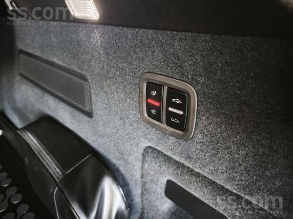 Black Porsche Cayenne 2023 in Riga, with an engine capacity of 4.00 L and mileage of 57 thousand km for 99900 €, photo 8 on AUTOMOTO.COM.LV