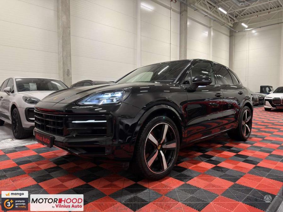 Melns Porsche Cayenne 2024 Viļņa, ar dzinēja tilpumu 3.00 L un nobraukumu 49 tūkst. km par 88990 €, foto 1 vietnē AUTOMOTO.COM.LV