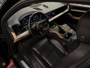 Melns Porsche Cayenne 2024 Viļņa, ar dzinēja tilpumu 3.00 L un nobraukumu 49 tūkst. km par 88990 €, foto 11 vietnē AUTOMOTO.COM.LV