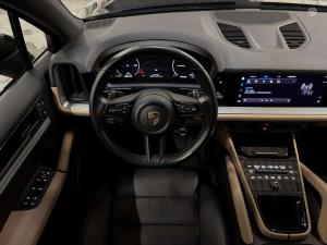 Melns Porsche Cayenne 2024 Viļņa, ar dzinēja tilpumu 3.00 L un nobraukumu 49 tūkst. km par 88990 €, foto 20 vietnē AUTOMOTO.COM.LV