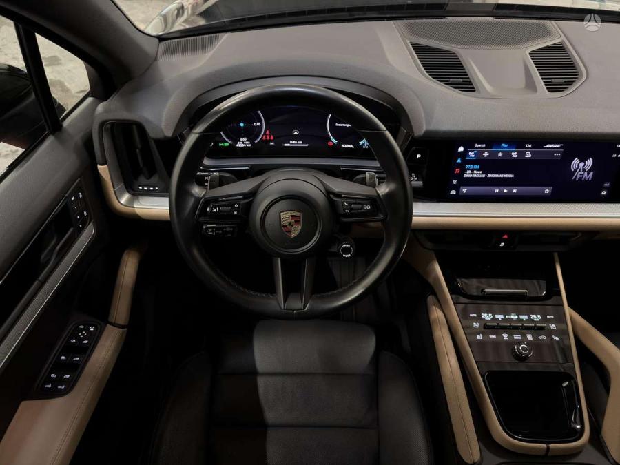 Melns Porsche Cayenne 2024 Viļņa, ar dzinēja tilpumu 3.00 L un nobraukumu 49 tūkst. km par 88990 €, foto 20 vietnē AUTOMOTO.COM.LV