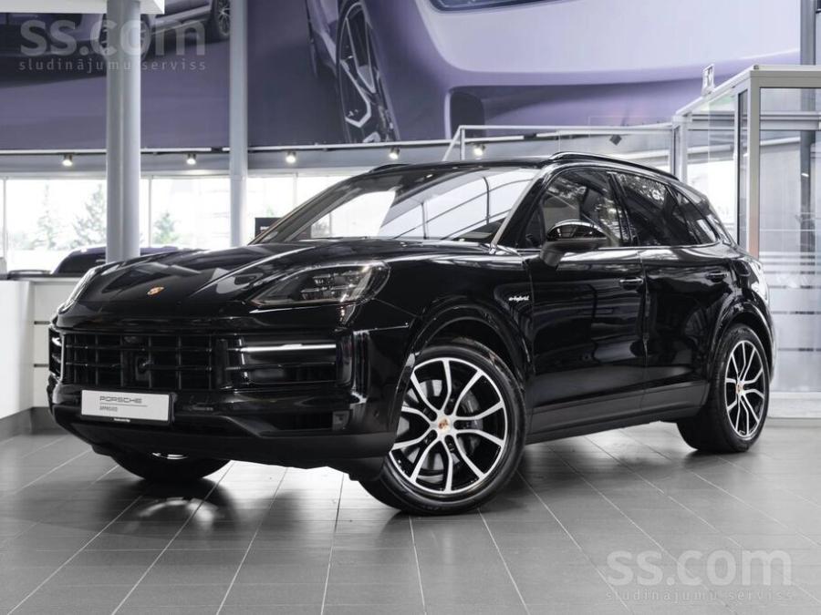 Melns Porsche Cayenne 2024 Rīga, ar dzinēja tilpumu 3.00 L un nobraukumu 58 tūkst. km par 85000 €, foto 1 vietnē AUTOMOTO.COM.LV