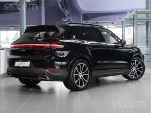 Melns Porsche Cayenne 2024 Rīga, ar dzinēja tilpumu 3.00 L un nobraukumu 58 tūkst. km par 85000 €, foto 4 vietnē AUTOMOTO.COM.LV