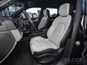 Melns Porsche Cayenne 2024 Rīga, ar dzinēja tilpumu 3.00 L un nobraukumu 58 tūkst. km par 85000 €, foto 5 vietnē AUTOMOTO.COM.LV