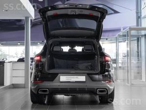 Melns Porsche Cayenne 2024 Rīga, ar dzinēja tilpumu 3.00 L un nobraukumu 58 tūkst. km par 85000 €, foto 15 vietnē AUTOMOTO.COM.LV