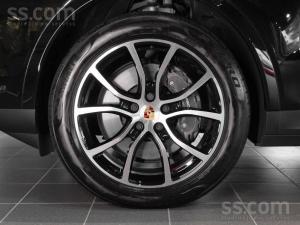 Melns Porsche Cayenne 2024 Rīga, ar dzinēja tilpumu 3.00 L un nobraukumu 58 tūkst. km par 85000 €, foto 17 vietnē AUTOMOTO.COM.LV