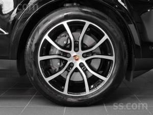 Melns Porsche Cayenne 2024 Rīga, ar dzinēja tilpumu 3.00 L un nobraukumu 58 tūkst. km par 85000 €, foto 18 vietnē AUTOMOTO.COM.LV