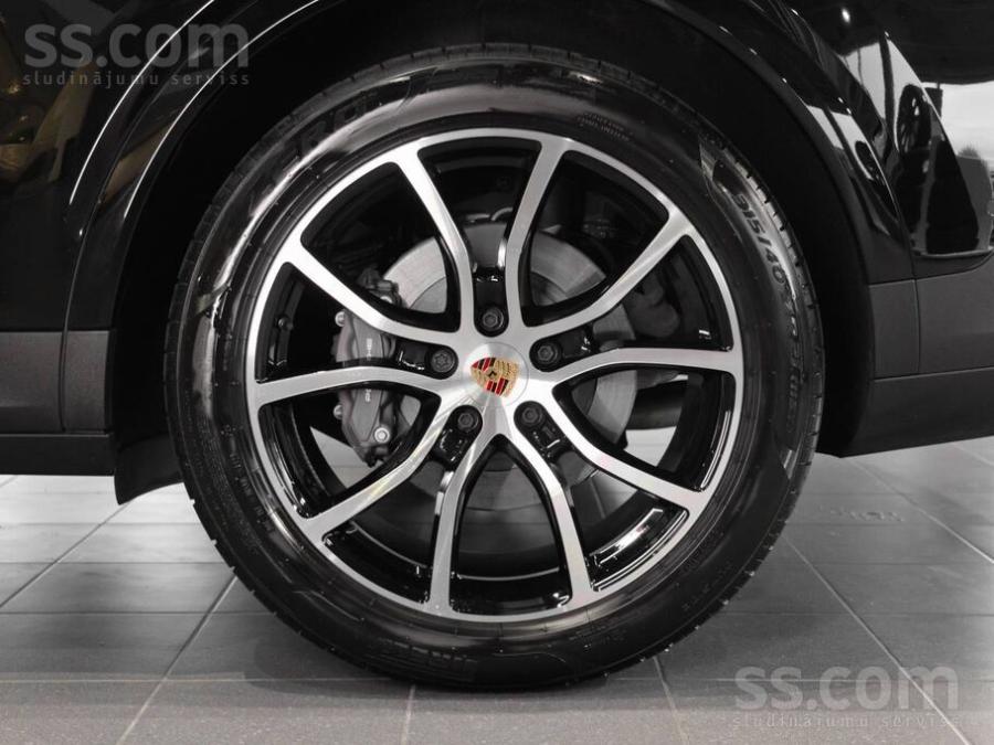 Melns Porsche Cayenne 2024 Rīga, ar dzinēja tilpumu 3.00 L un nobraukumu 58 tūkst. km par 85000 €, foto 19 vietnē AUTOMOTO.COM.LV