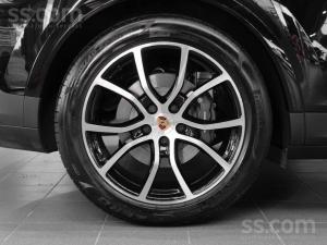 Melns Porsche Cayenne 2024 Rīga, ar dzinēja tilpumu 3.00 L un nobraukumu 58 tūkst. km par 85000 €, foto 20 vietnē AUTOMOTO.COM.LV