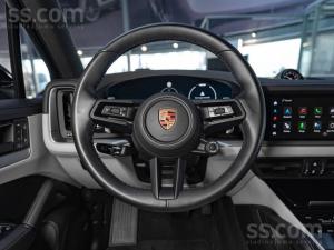 Melns Porsche Cayenne 2024 Rīga, ar dzinēja tilpumu 3.00 L un nobraukumu 58 tūkst. km par 85000 €, foto 32 vietnē AUTOMOTO.COM.LV