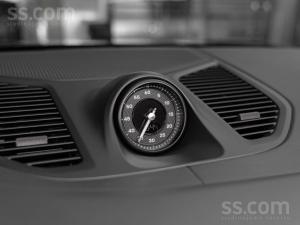 Melns Porsche Cayenne 2024 Rīga, ar dzinēja tilpumu 3.00 L un nobraukumu 58 tūkst. km par 85000 €, foto 33 vietnē AUTOMOTO.COM.LV