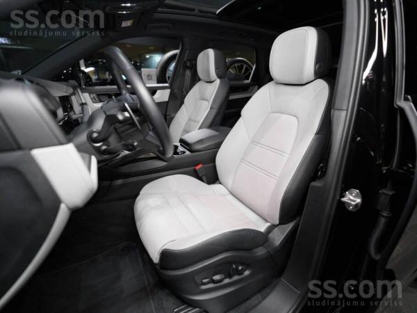 Melns Porsche Cayenne 2024 Rīga, ar dzinēja tilpumu 3.00 L un nobraukumu 28 tūkst. km par 98000 €, foto 5 vietnē AUTOMOTO.COM.LV