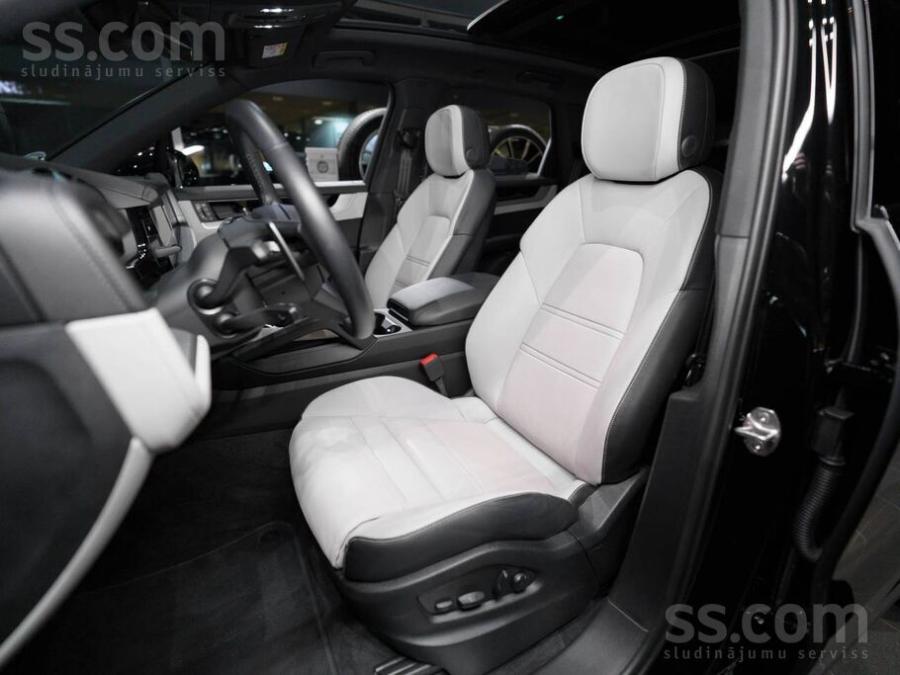 Black Porsche Cayenne 2024 in Riga, with an engine capacity of 3.00 L and mileage of 28 thousand km for 98000 €, photo 6 on AUTOMOTO.COM.LV